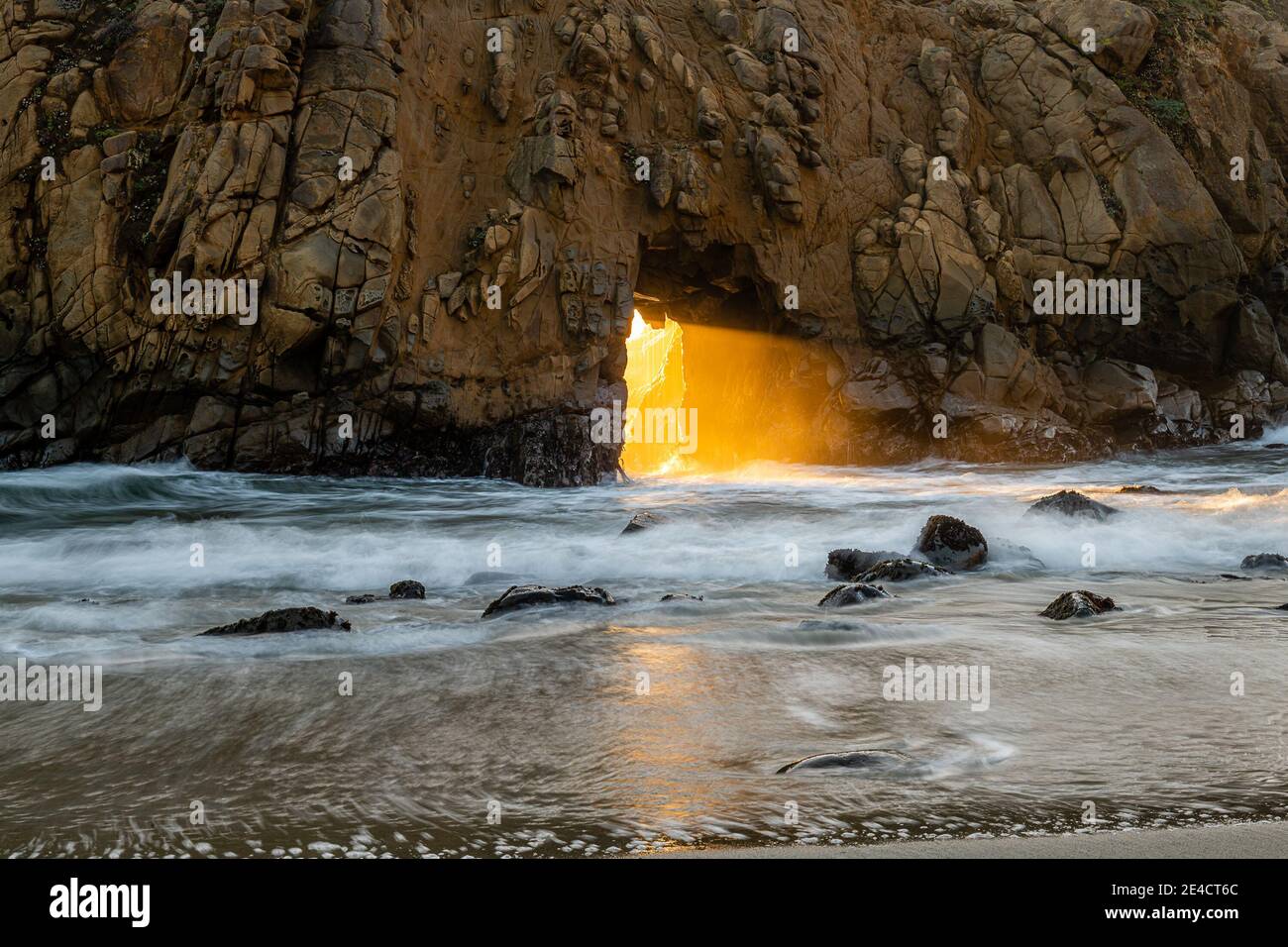 Keyhole canyon hi-res stock photography and images - Alamy