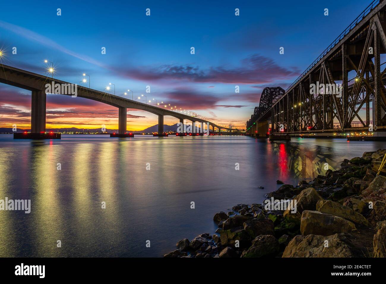 Railroad bridge point view hi-res stock photography and images - Alamy