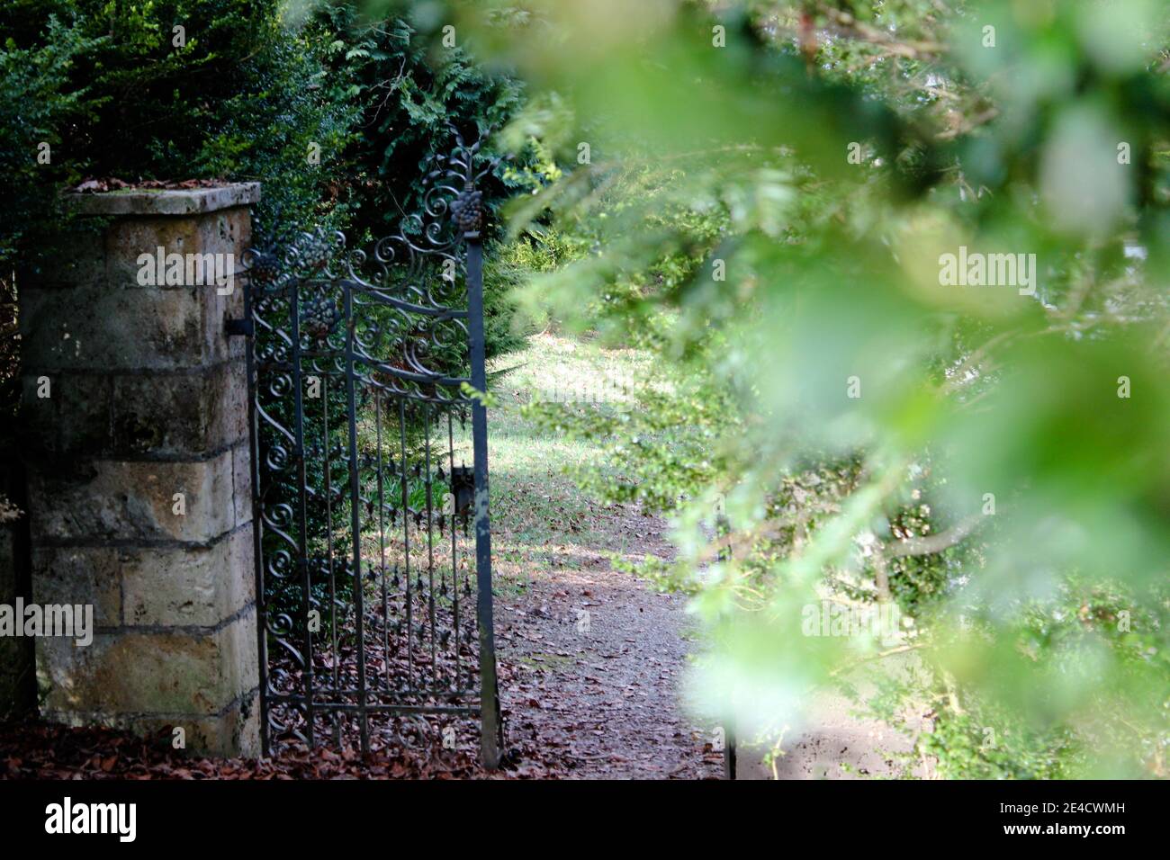 Opened iron gate hi-res stock photography and images - Alamy
