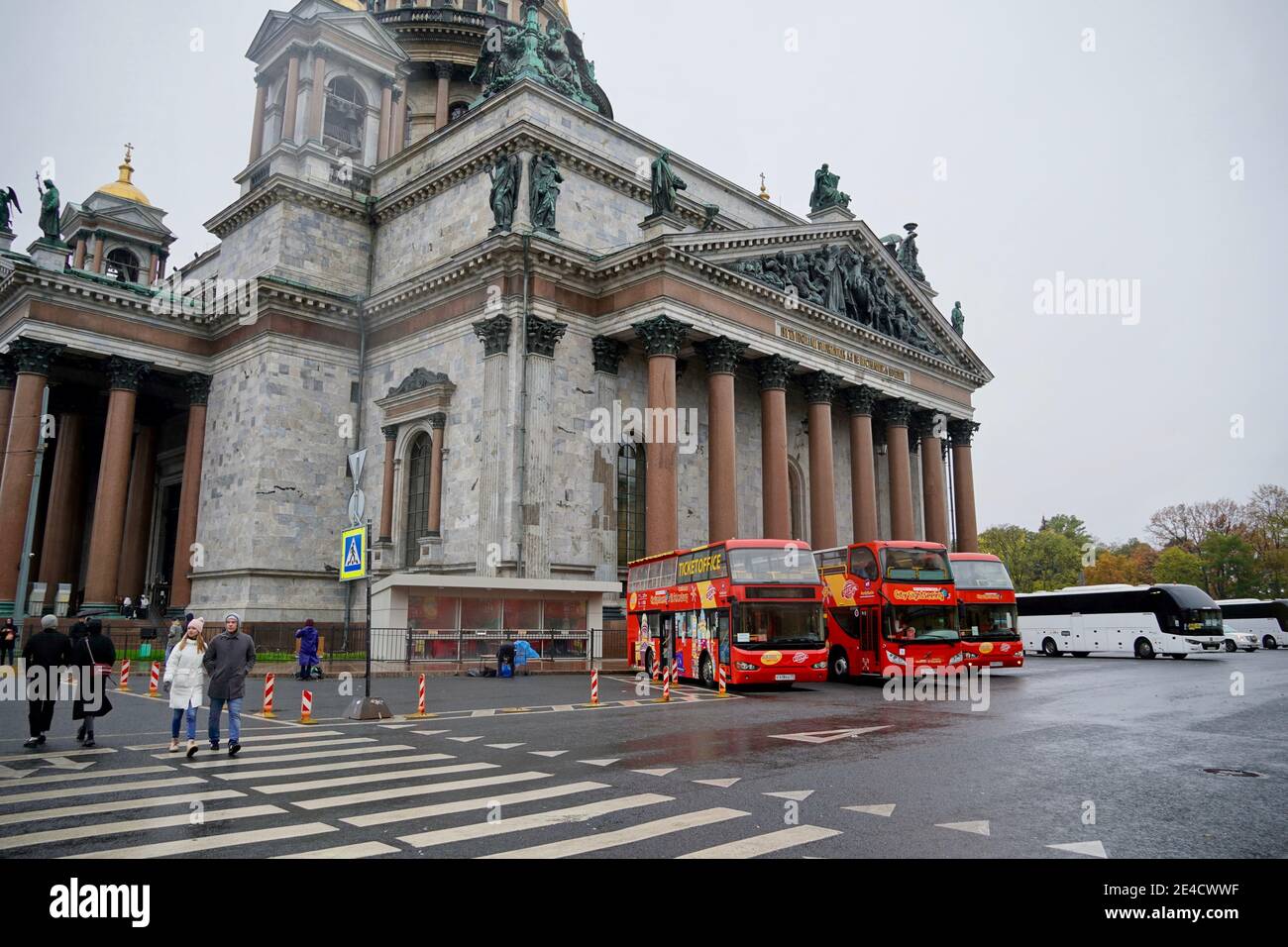 Two storey bus hi-res stock photography and images - Alamy