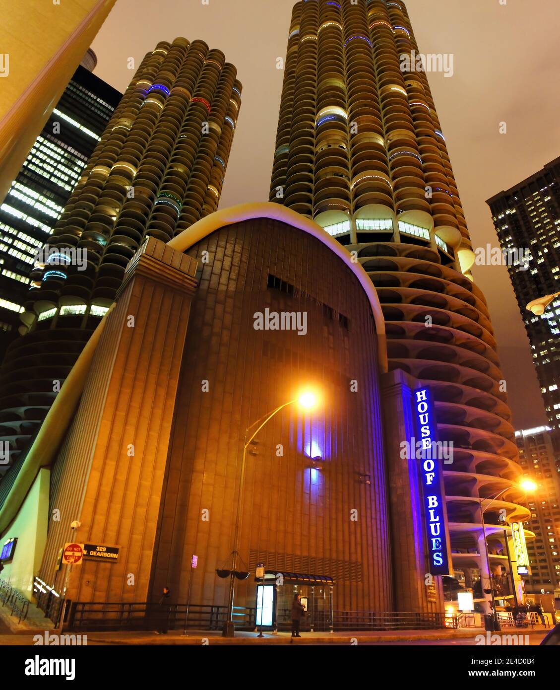 Human towers at tower bridge hi-res stock photography and images - Alamy