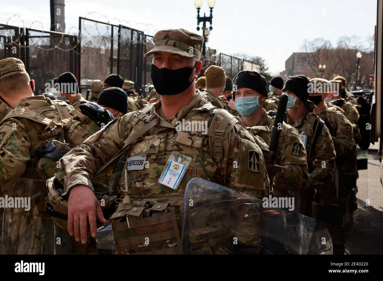 Washington, DC, USA. 22nd Jan, 2020. National Guard troops wait near ...