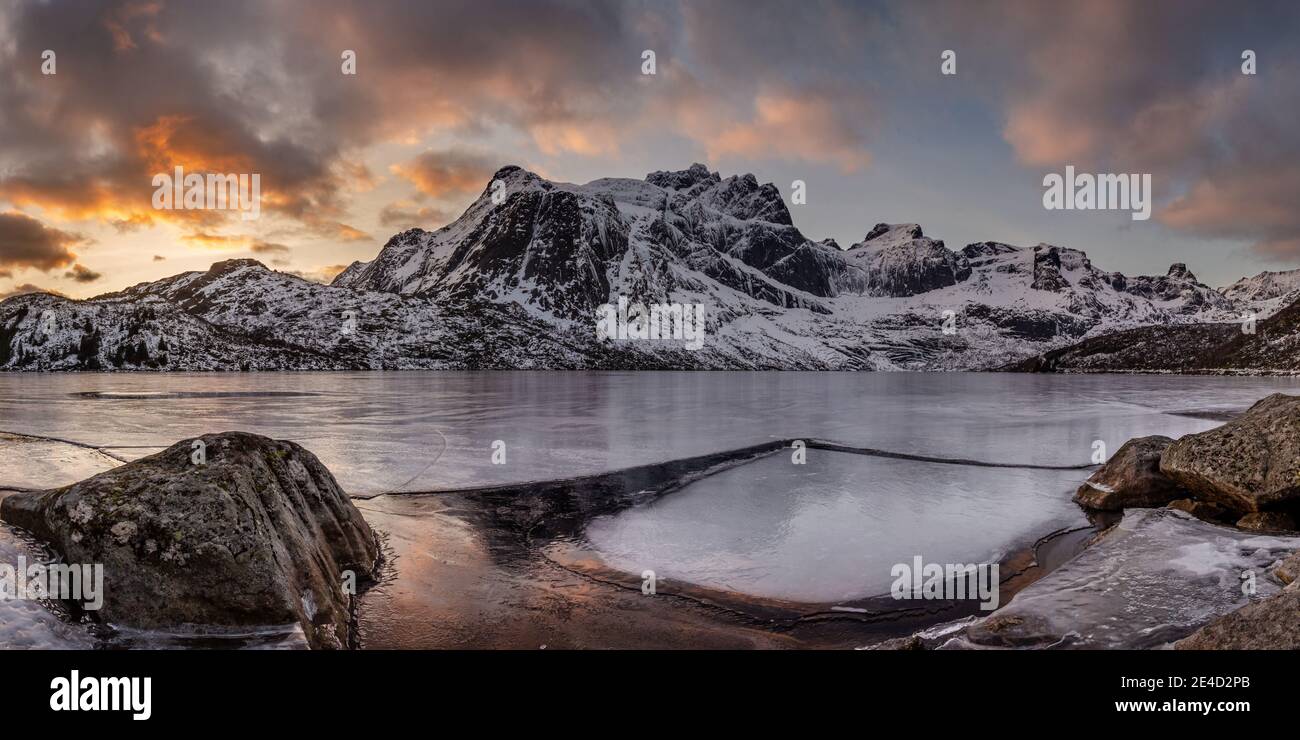 Norway countryside hi-res stock photography and images - Alamy