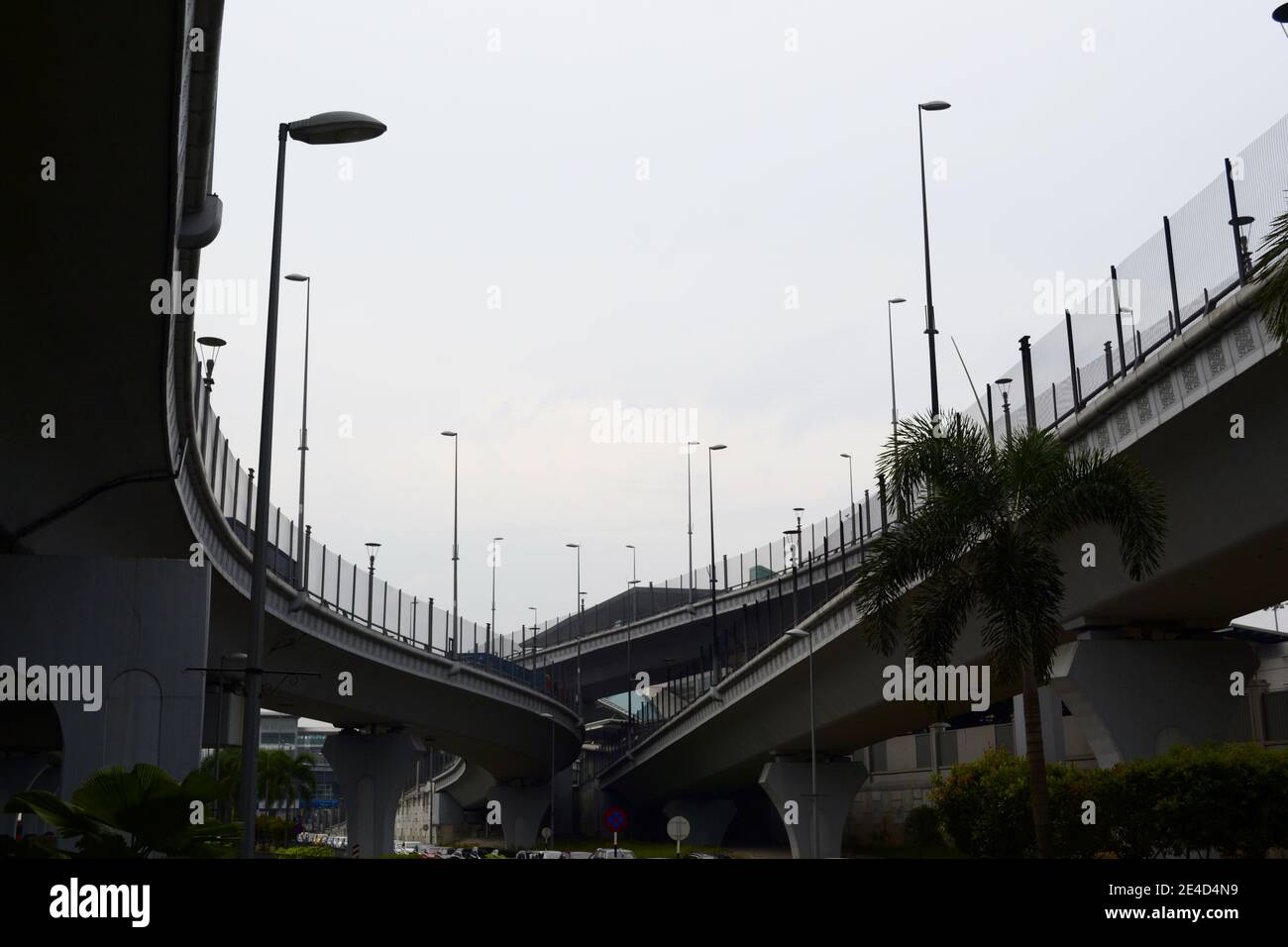 Overhead traffic highway hi-res stock photography and images - Alamy