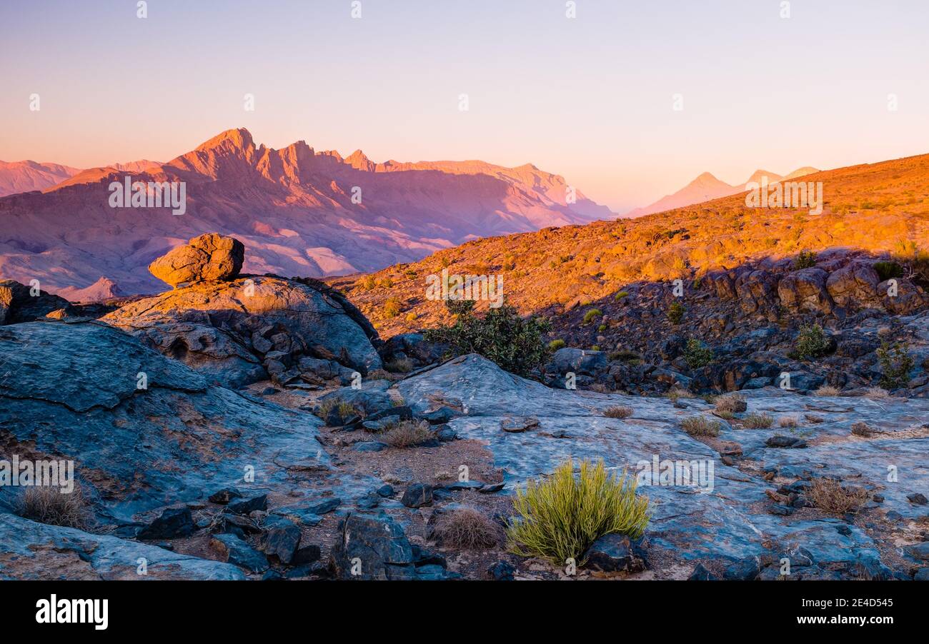 View of Wadi Ghul - the Grand Canyon in Oman Stock Photo - Alamy