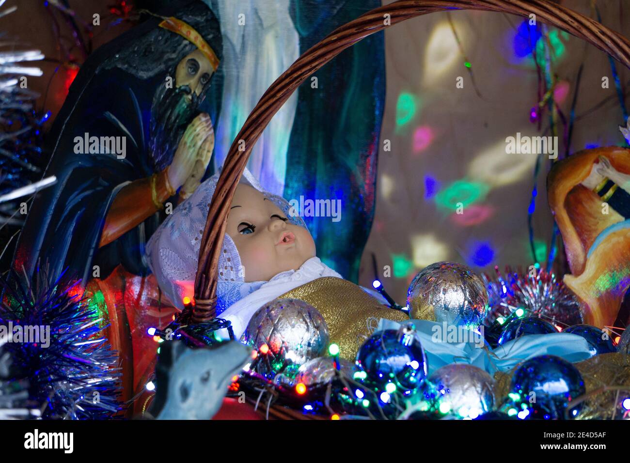 Christmas nativity crib sets hi-res stock photography and images - Alamy