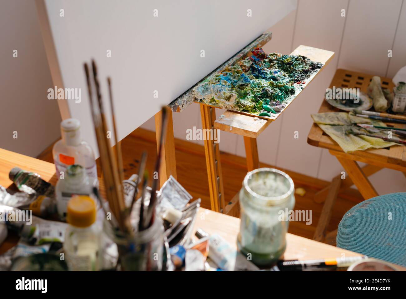 painting a picture Stock Photo - Alamy