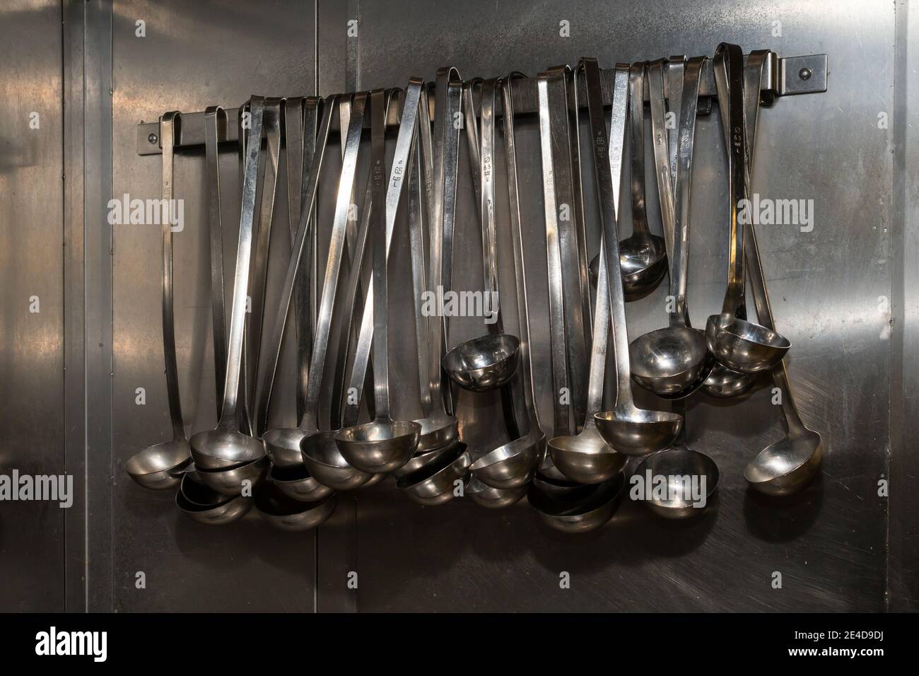 Kitchen ladles hi-res stock photography and images - Alamy