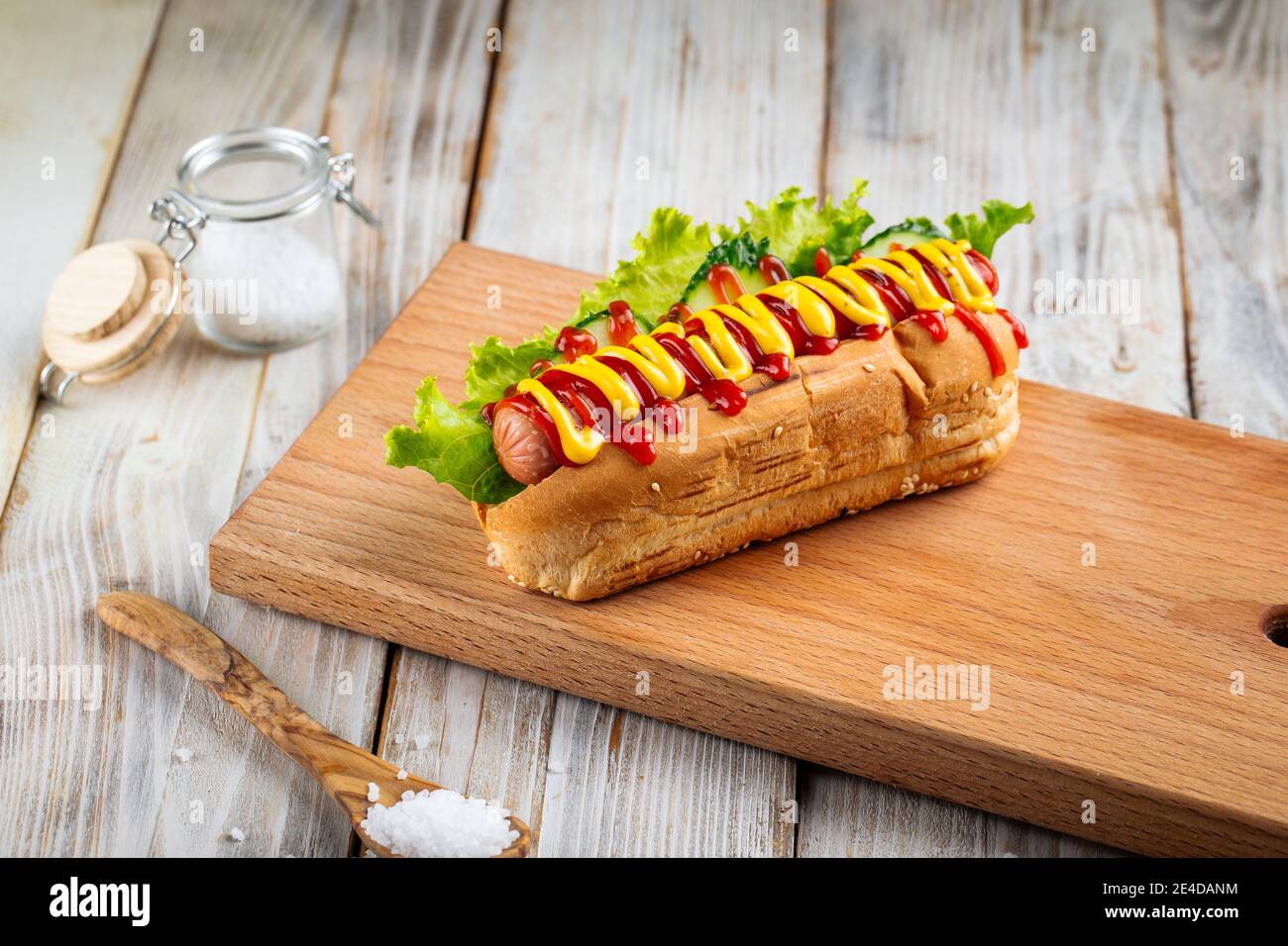 Hotdog ketchup mustard lettuce hi-res stock photography and images - Alamy