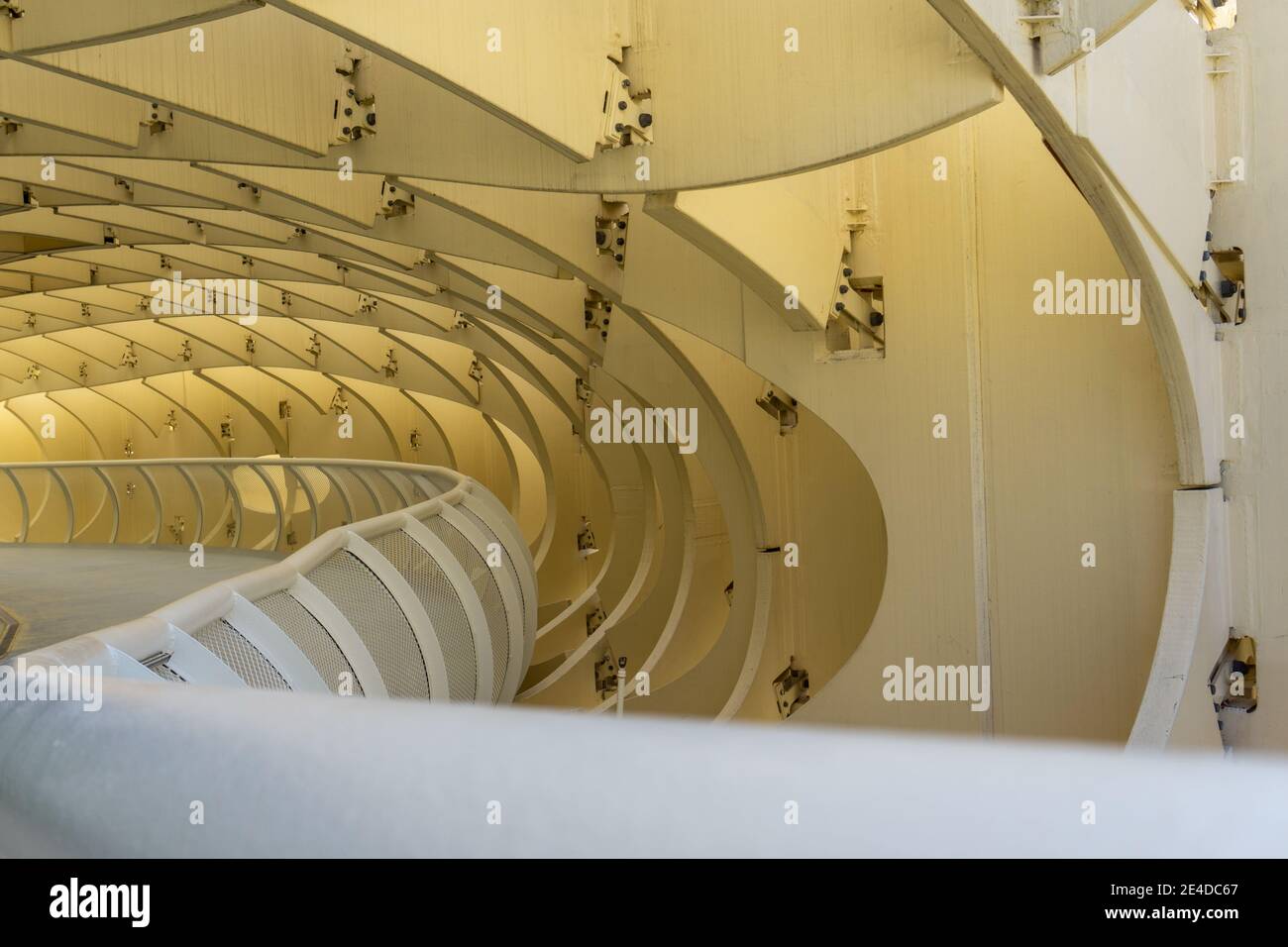Curved wooden structure hi-res stock photography and images - Alamy