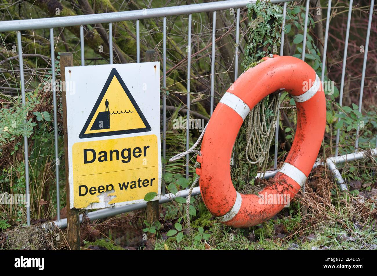 Danger deep water sign board hi-res stock photography and images - Alamy