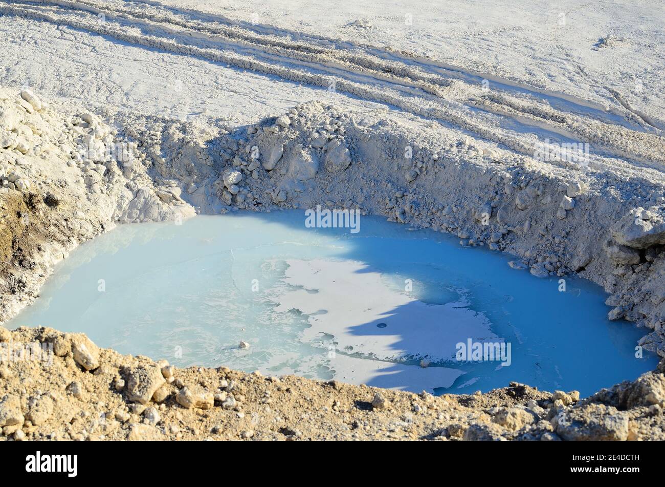 White limestone quarry hi-res stock photography and images - Alamy