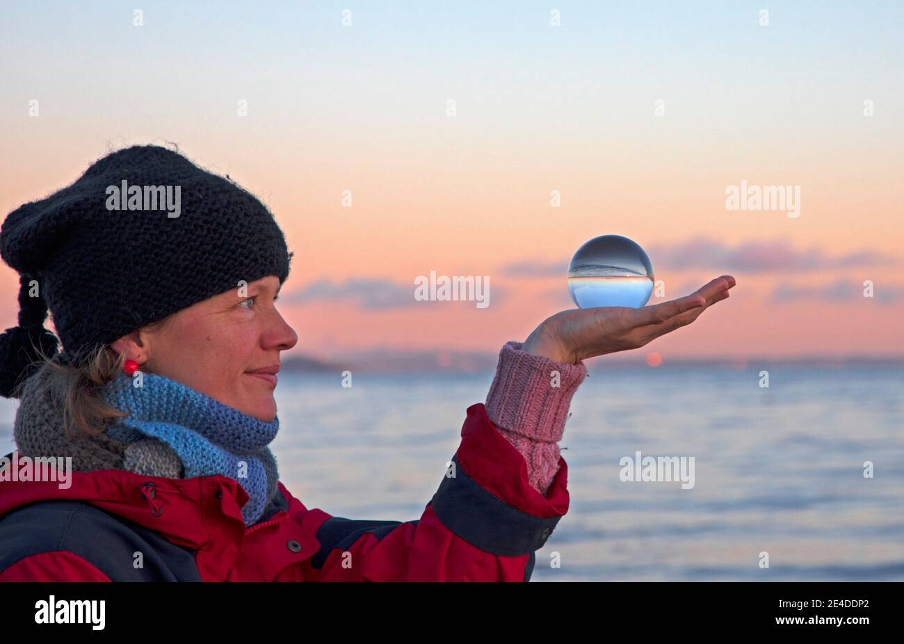 Portobello, Edinburgh, Scotland, UK. 23rd January 2021.As the sun rises ...