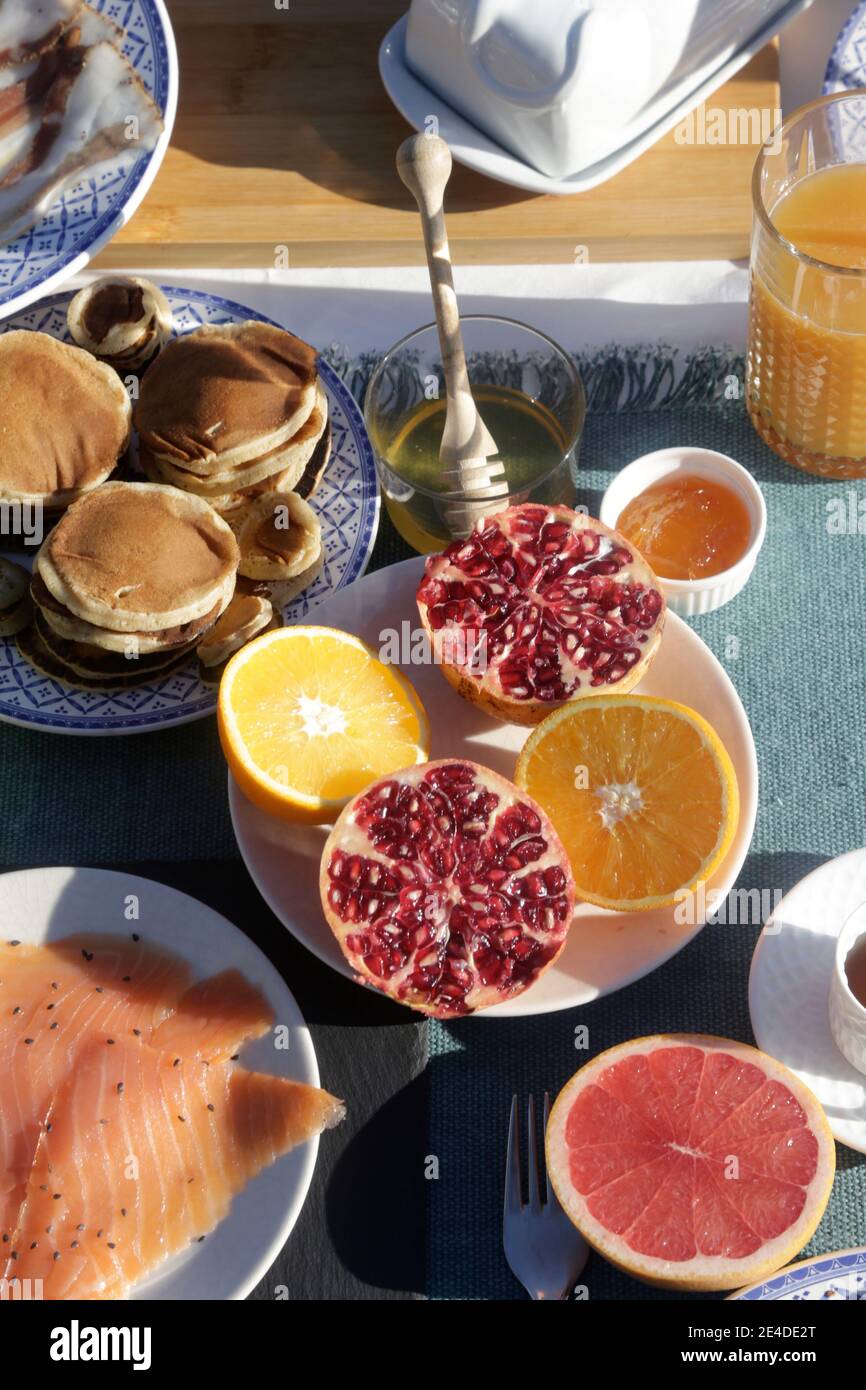 breakfast morning buffet brunch with food and drinks Stock Photo - Alamy