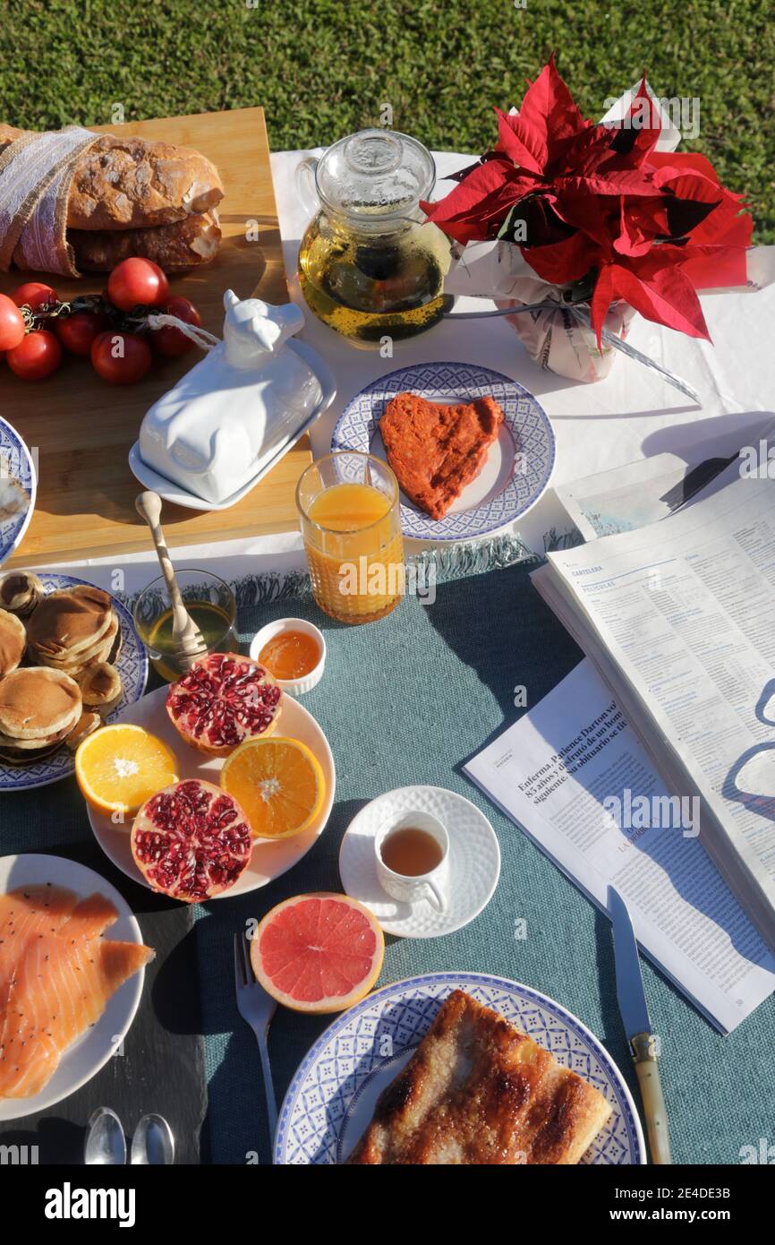 breakfast morning buffet brunch with food and drinks Stock Photo - Alamy