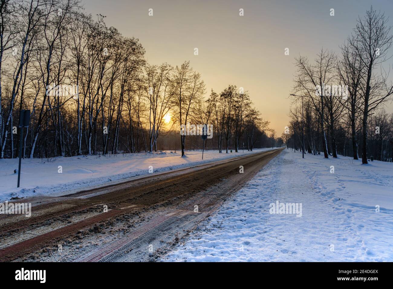 Empty street in winter hi-res stock photography and images - Alamy