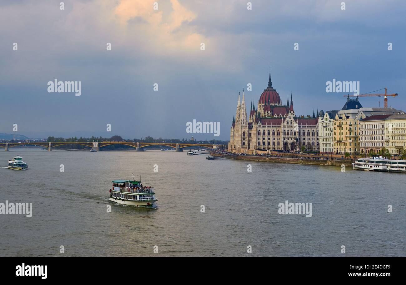 Danube river view in the city center. Budapest, Hungary Stock Photo - Alamy