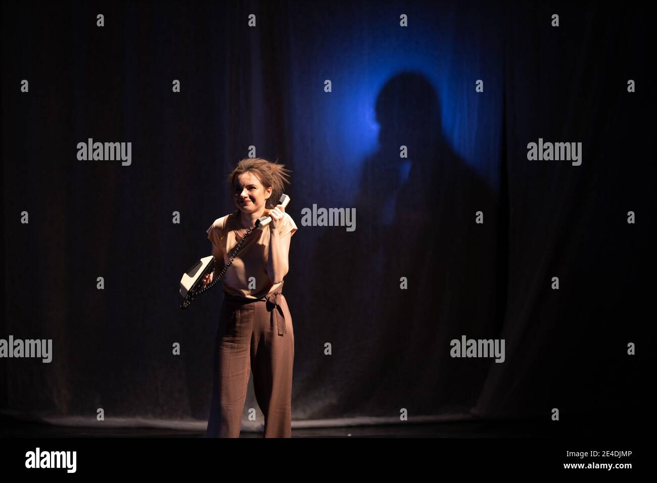 Female comedian spotlight hi-res stock photography and images - Alamy