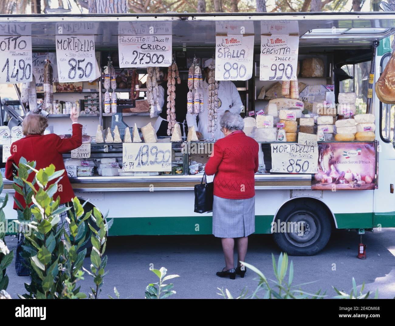 Old fashioned deli hi-res stock photography and images - Alamy