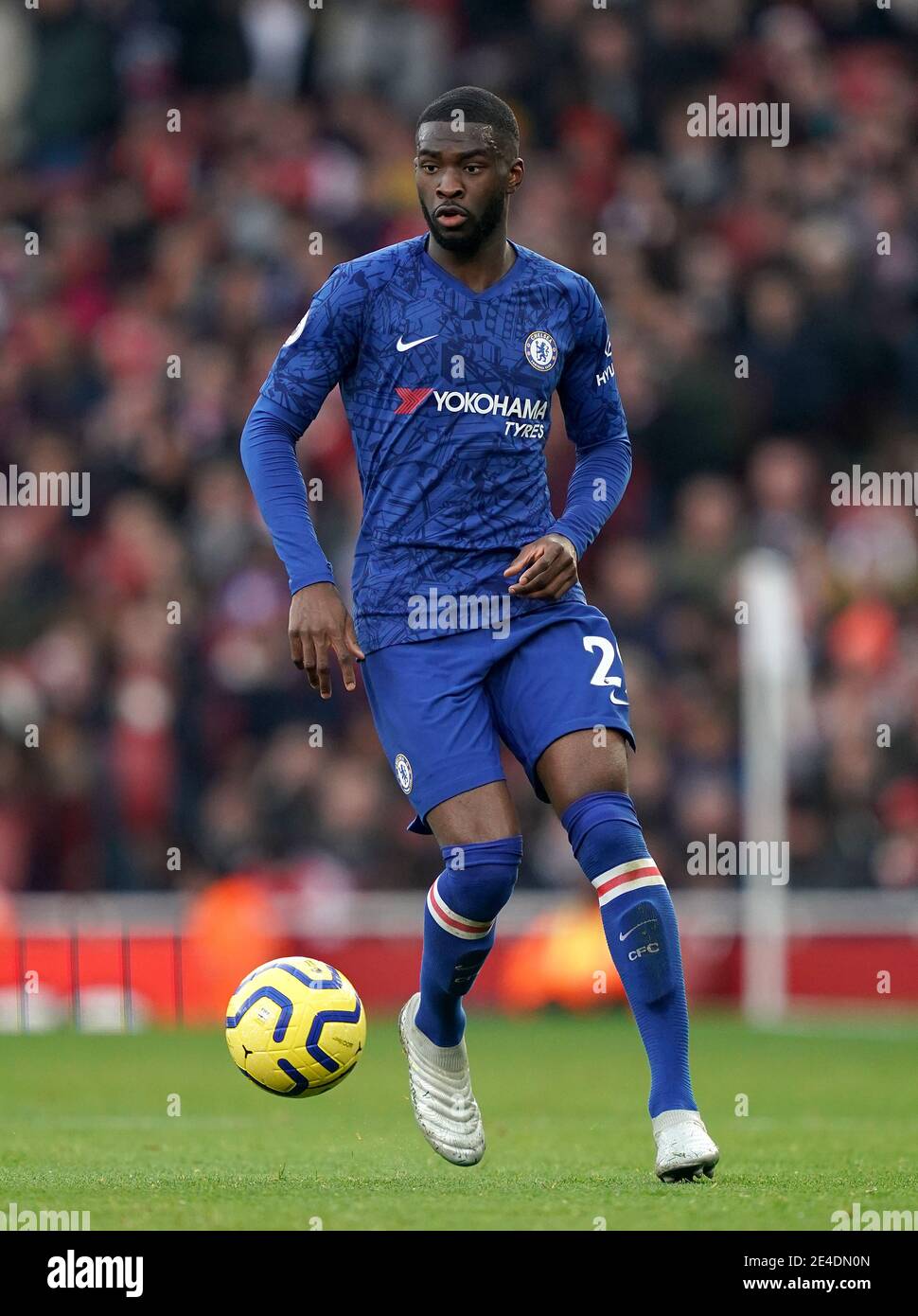 Defender fikayo tomori hi-res stock photography and images - Alamy