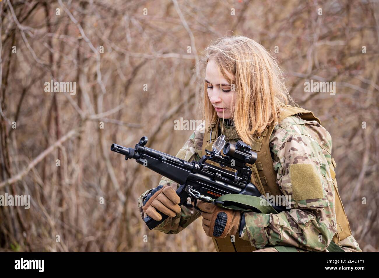 Gun reloading hi-res stock photography and images - Alamy