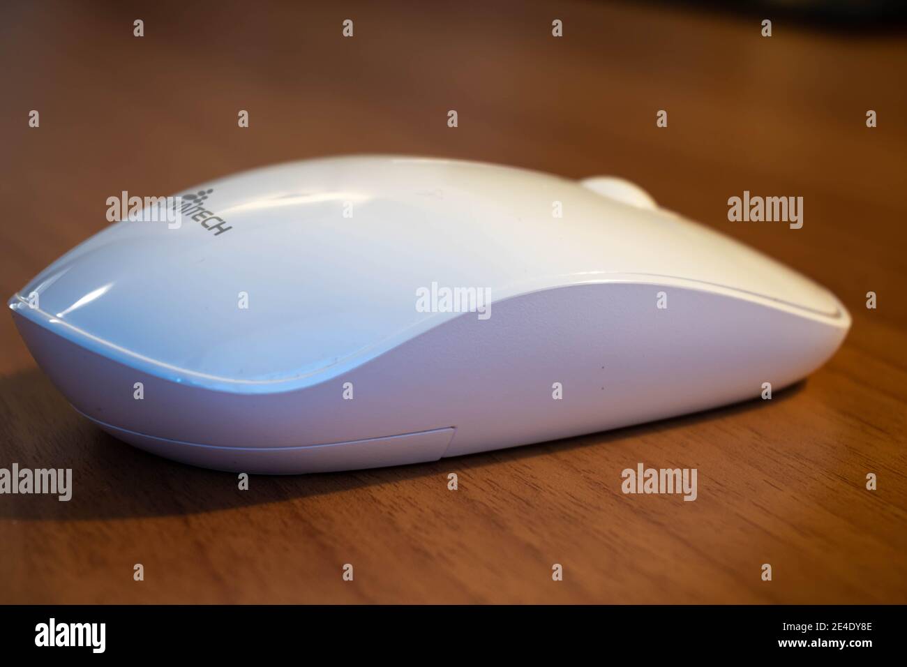 Modern mouse office hi-res stock photography and images - Alamy