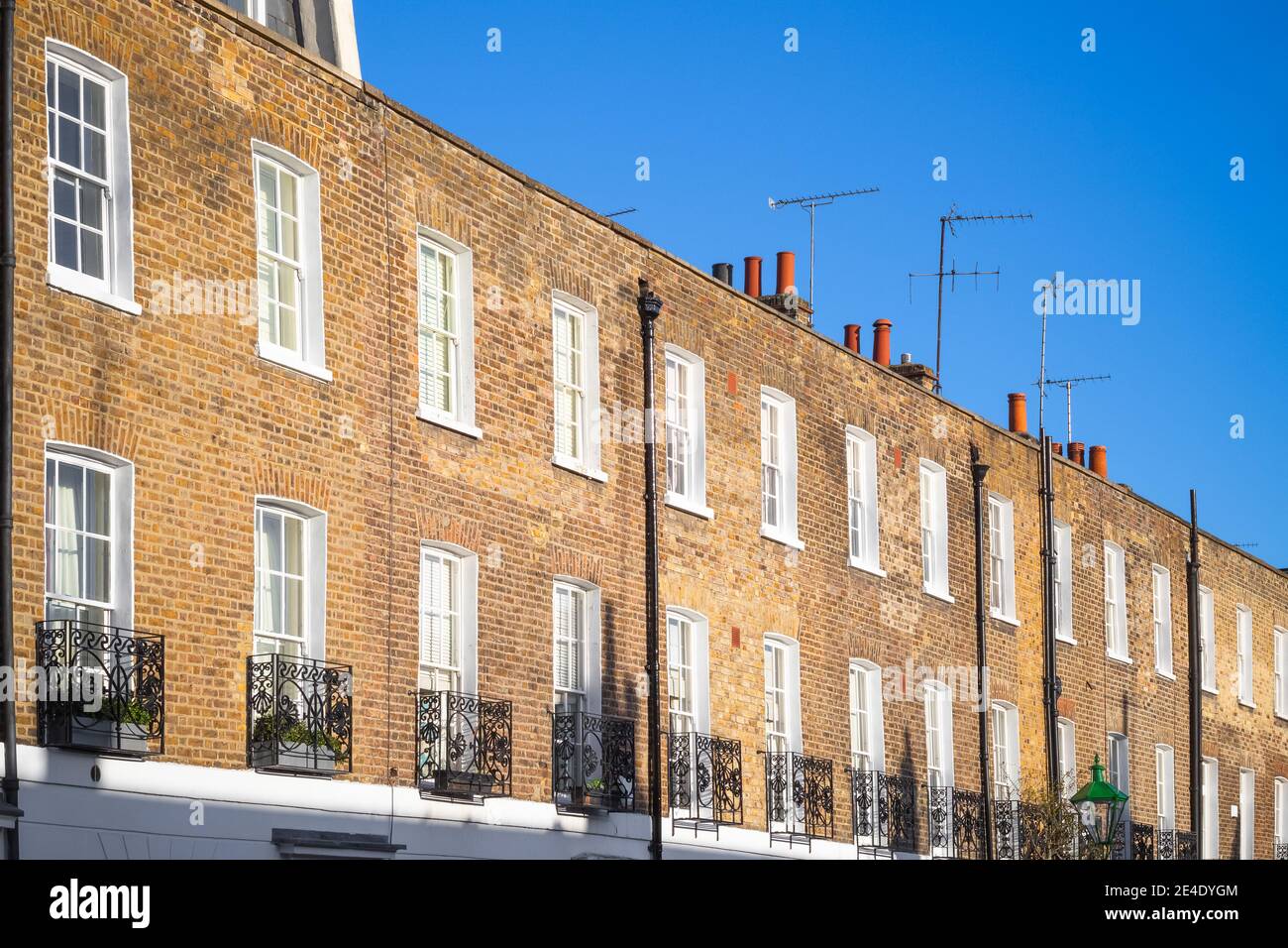 Georgian brick houses hi-res stock photography and images - Alamy