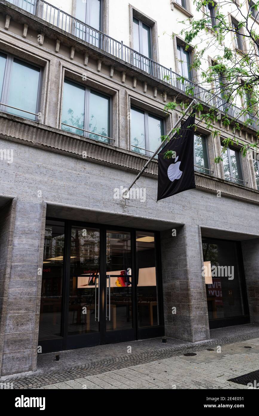 Hanover, Germany - August 18, 2019: Apple shop in Bahnhofstraße ...