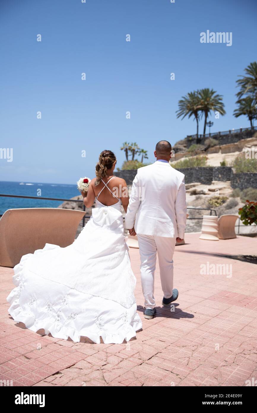 Canary dress hi-res stock photography and images - Alamy