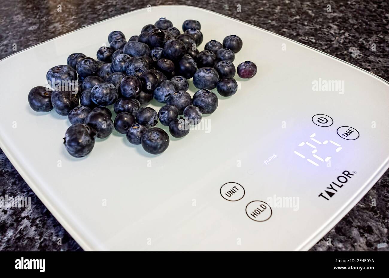 125 grams of blueberries hi-res stock photography and images - Alamy