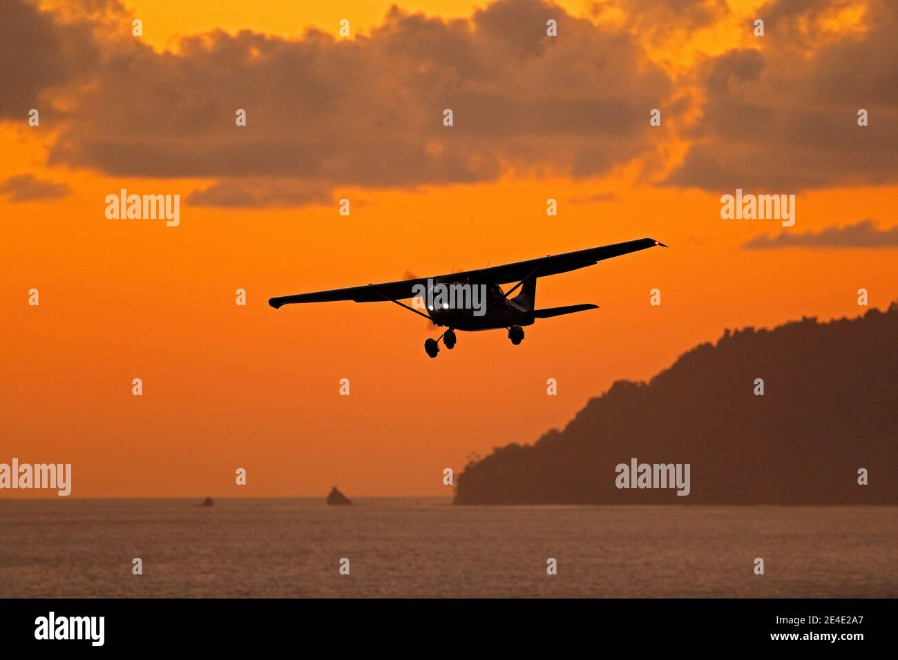 Aircraft wallpaper hi-res stock photography and images - Alamy