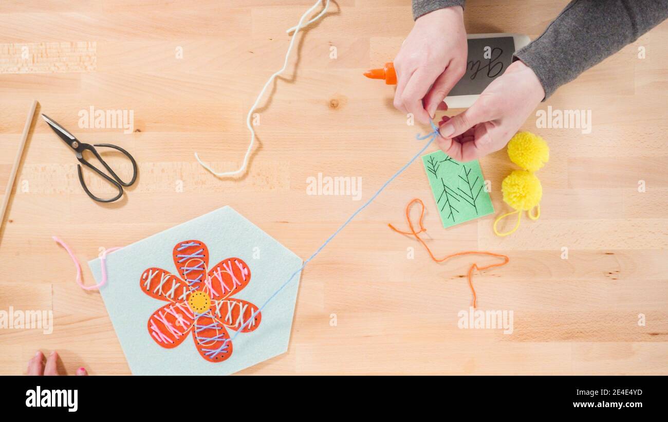 Mom sew kids hi-res stock photography and images - Alamy