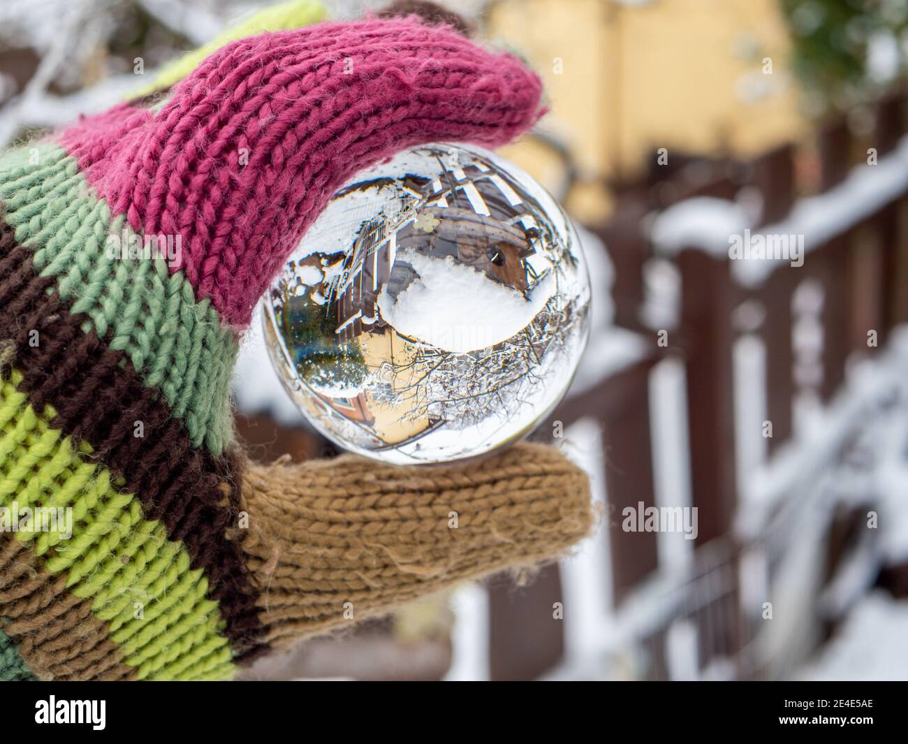 A light ball in a garden hi-res stock photography and images - Alamy