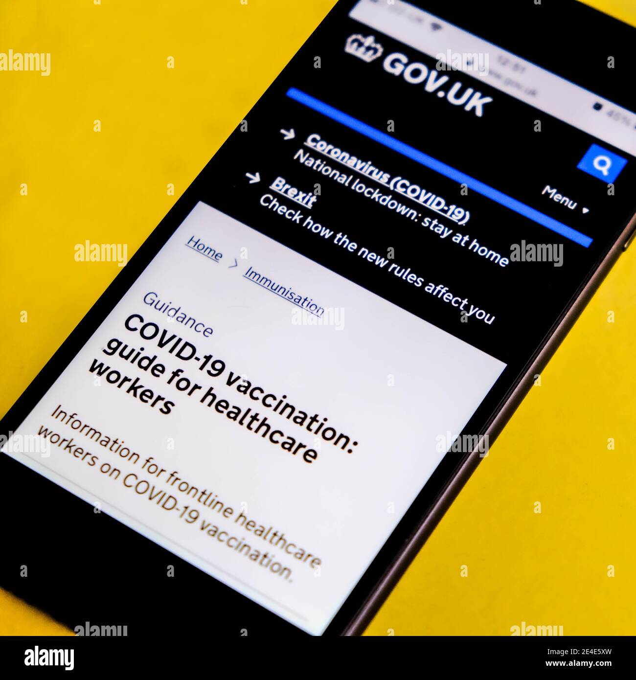 Frontline workers phone hi-res stock photography and images - Alamy