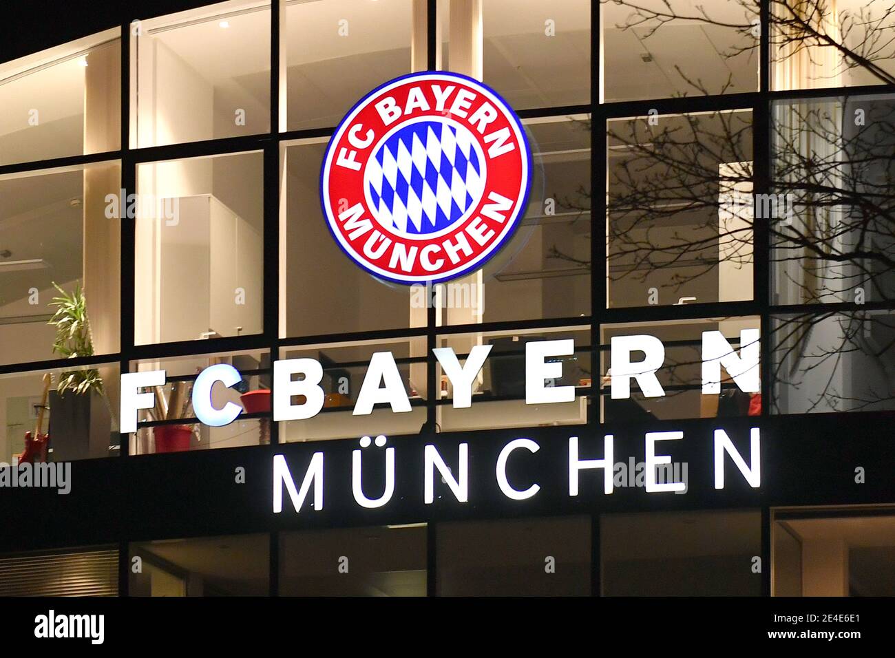 Fc bayern office hi-res stock photography and images - Alamy