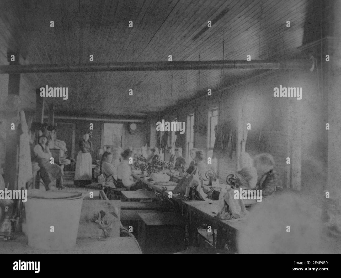American women factory workers 1890s hi-res stock photography and ...