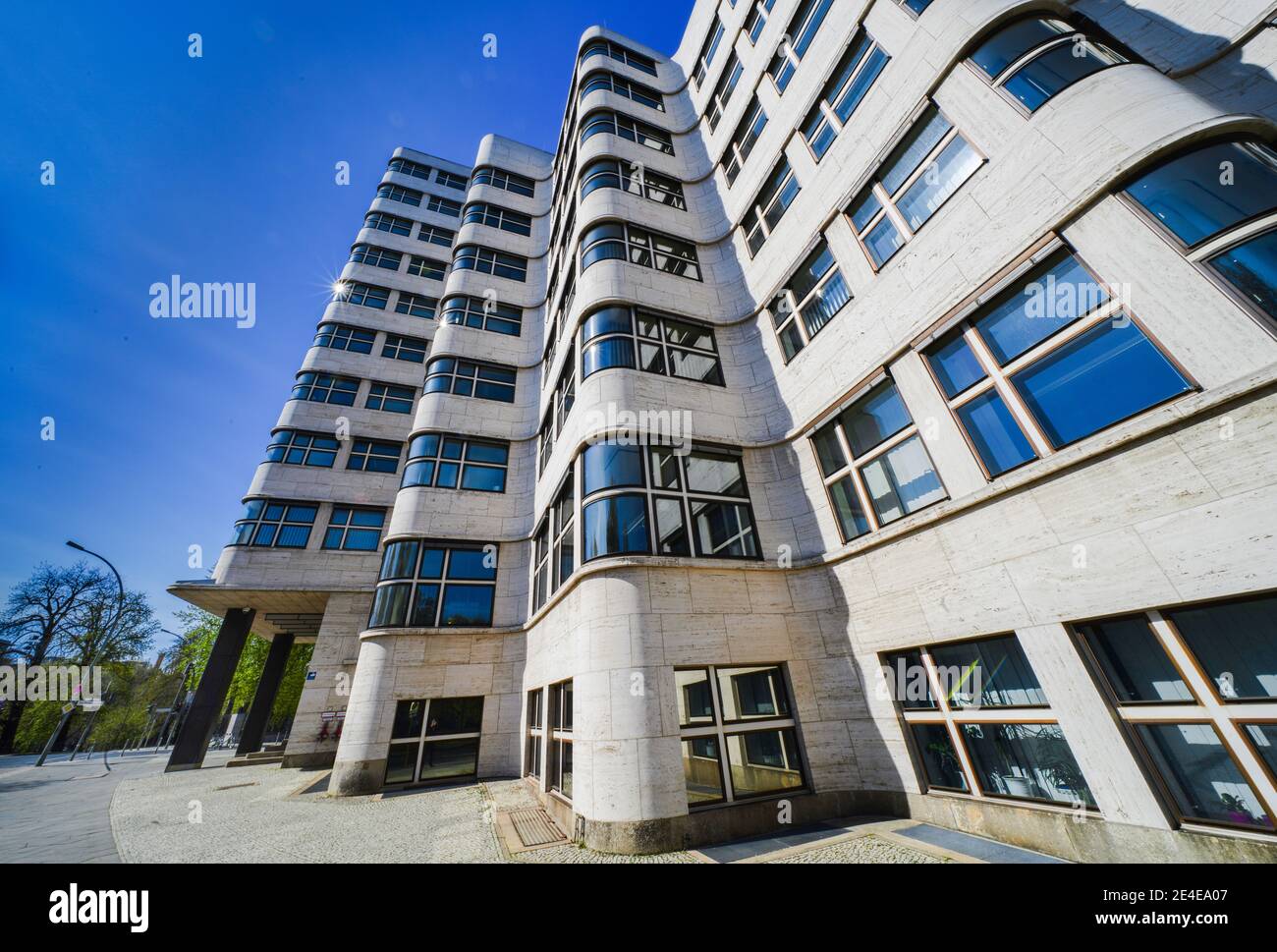 Shell-Haus in Berlin Stock Photo - Alamy
