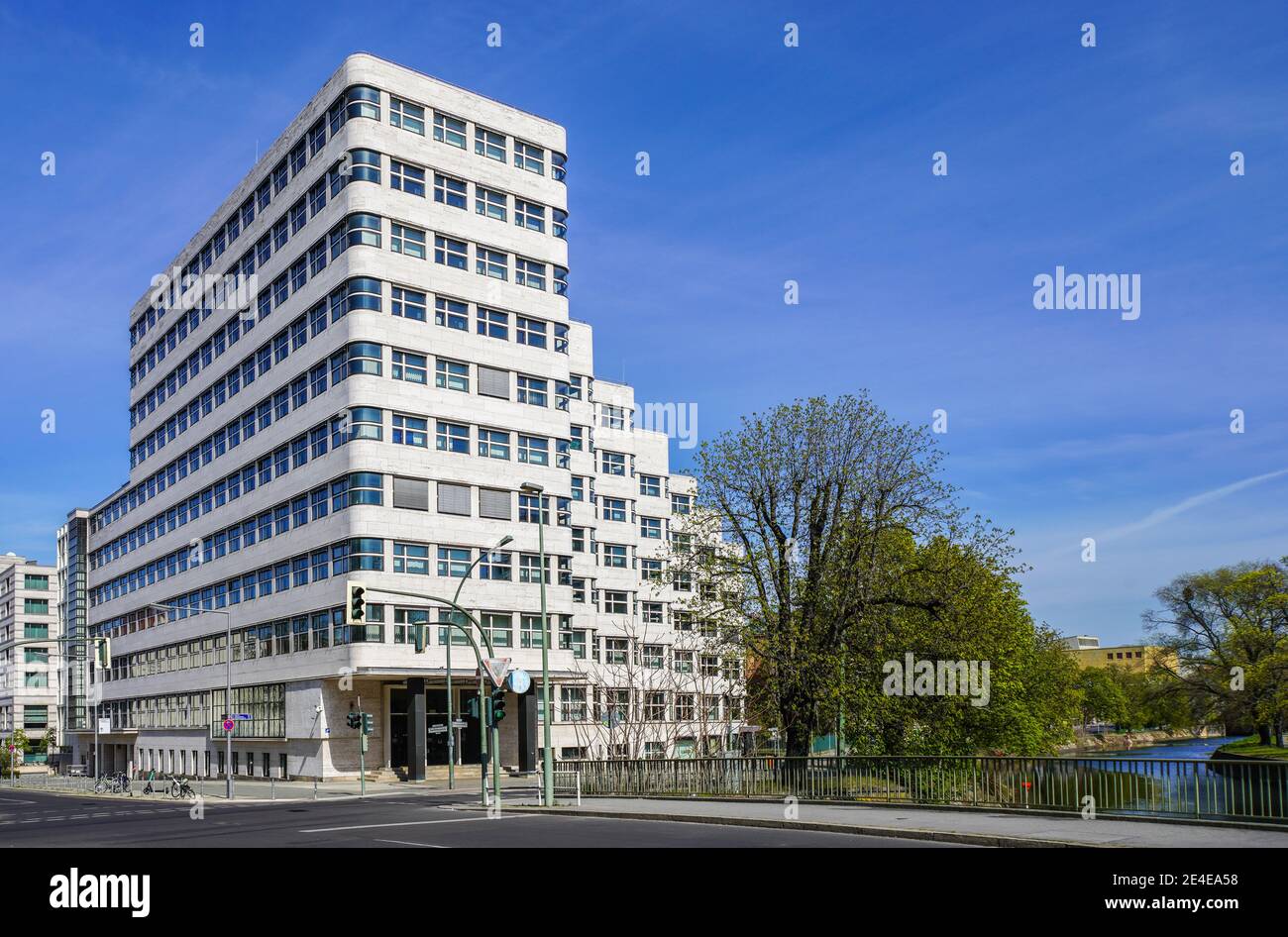 Shell-Haus in Berlin Stock Photo - Alamy