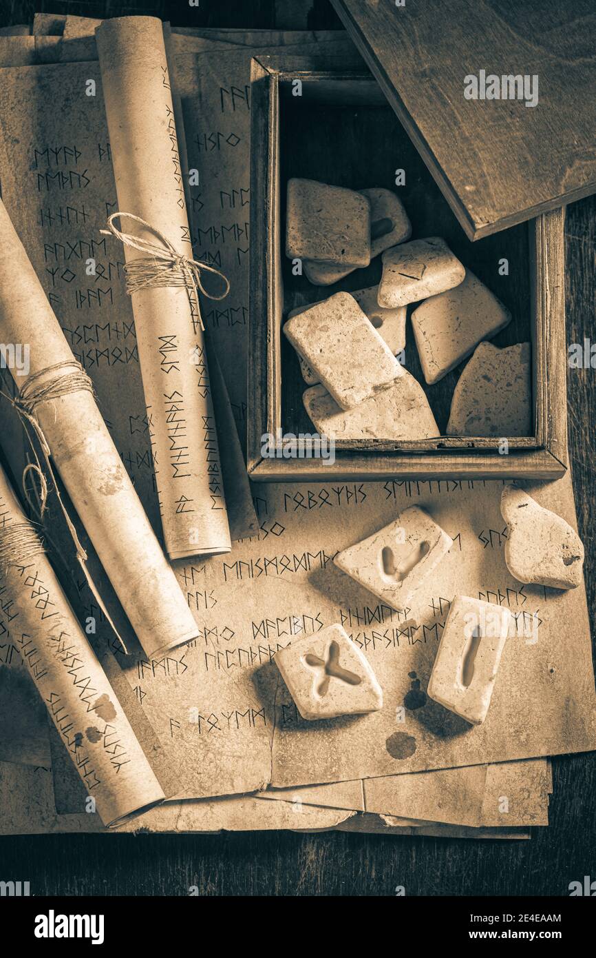 Viking scrolls hi-res stock photography and images - Alamy