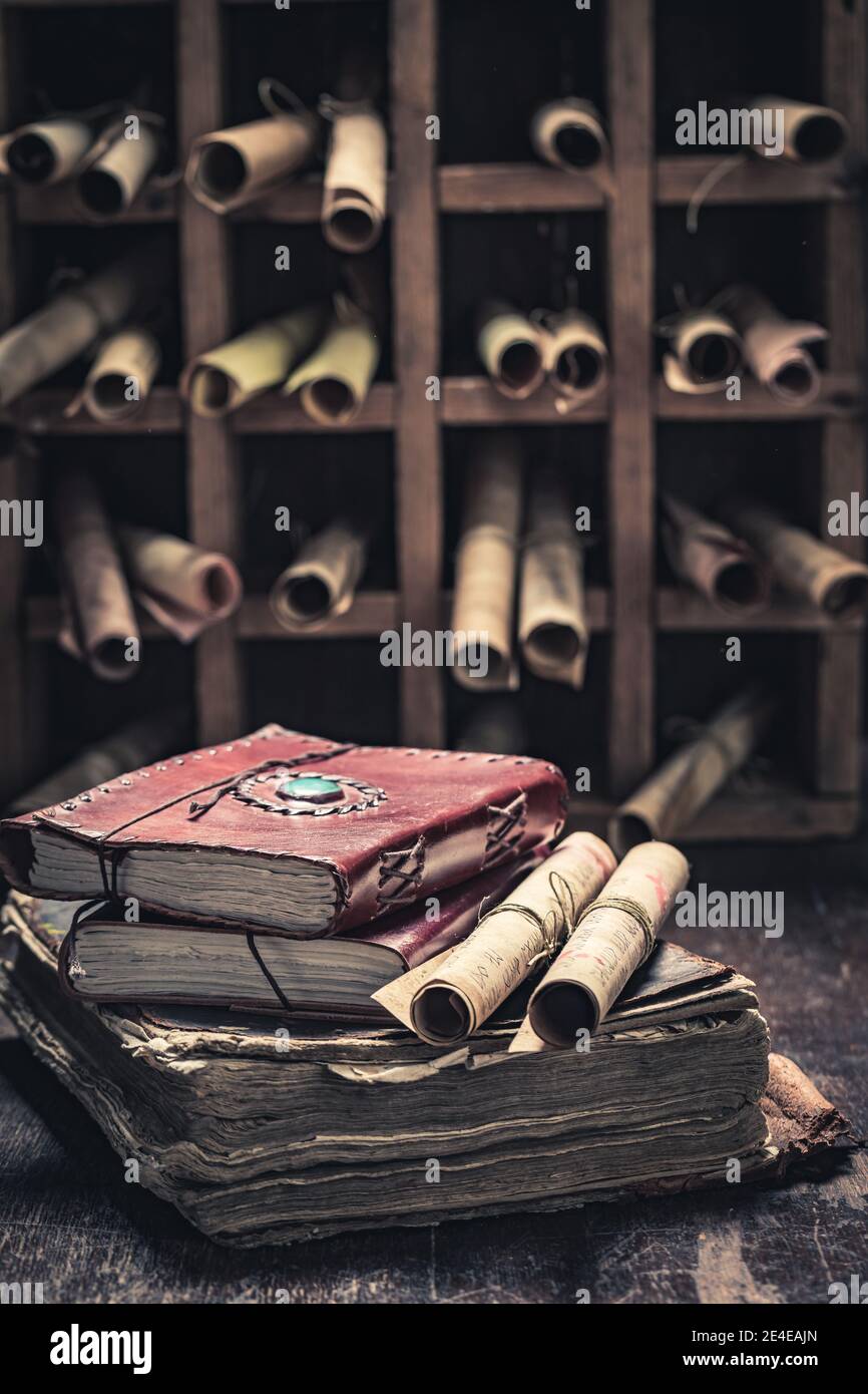 Papyrus scroll ancient library hi-res stock photography and images - Alamy