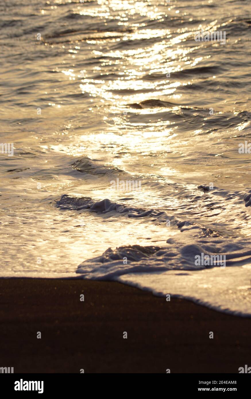 Golden water texture hi-res stock photography and images - Alamy