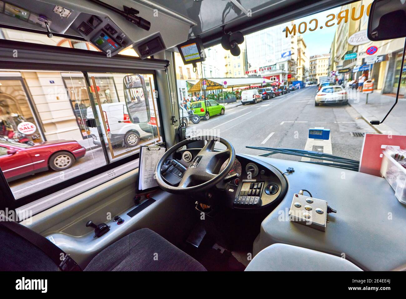 Sightseeing bus austria vienna hi-res stock photography and images - Alamy