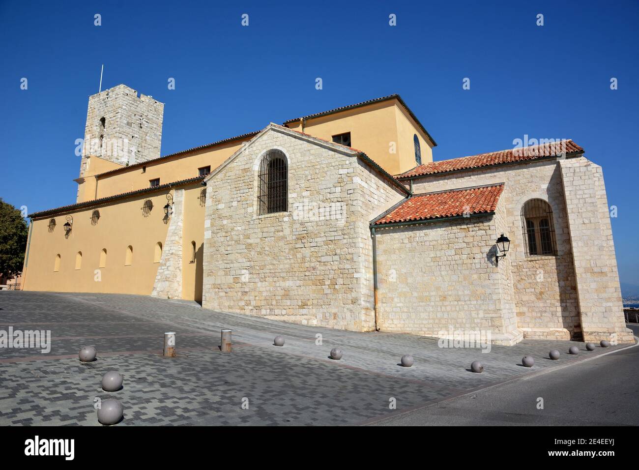 Saracen tower hi-res stock photography and images - Alamy
