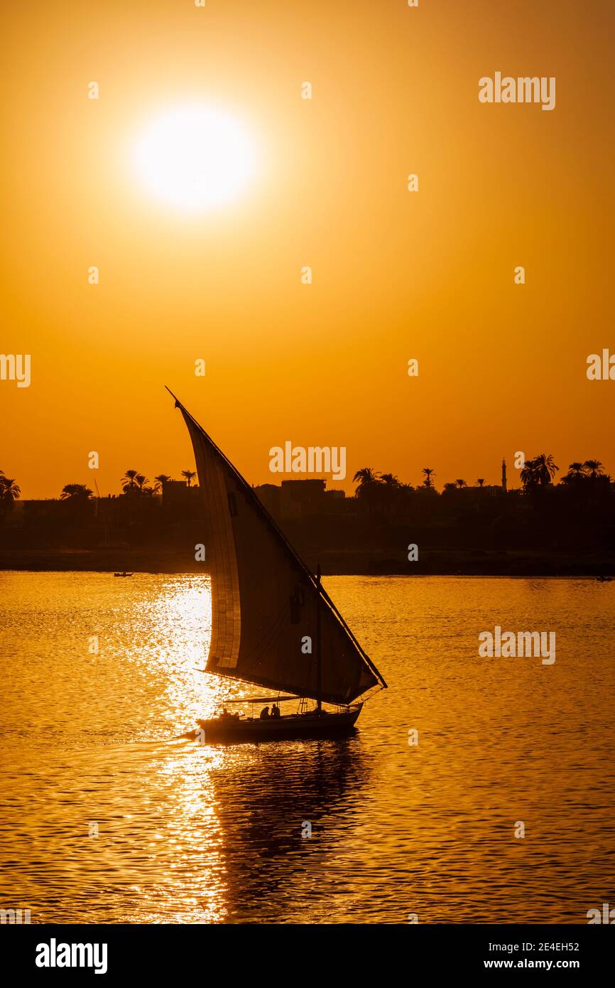 Egypt river nile sunset setting hi-res stock photography and images - Alamy