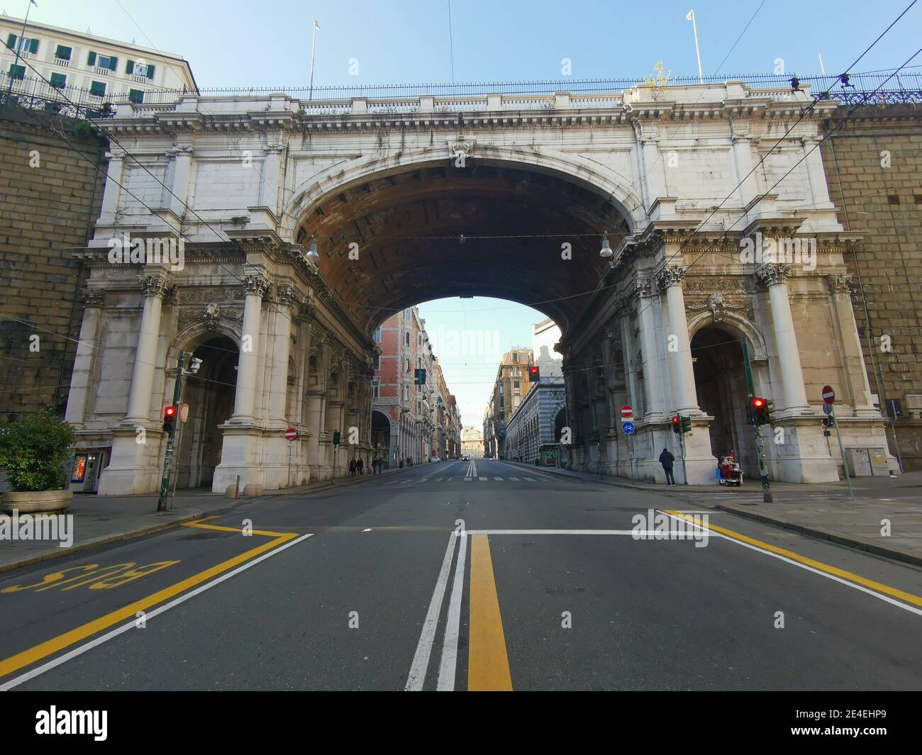 Voussoir arch hi-res stock photography and images - Alamy