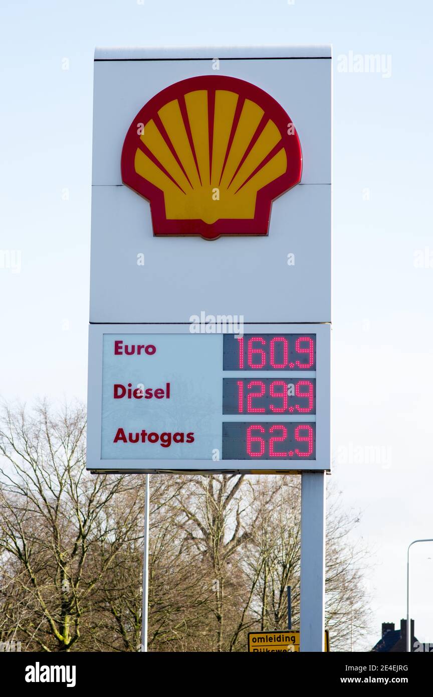 Gas price billboard hi-res stock photography and images - Alamy