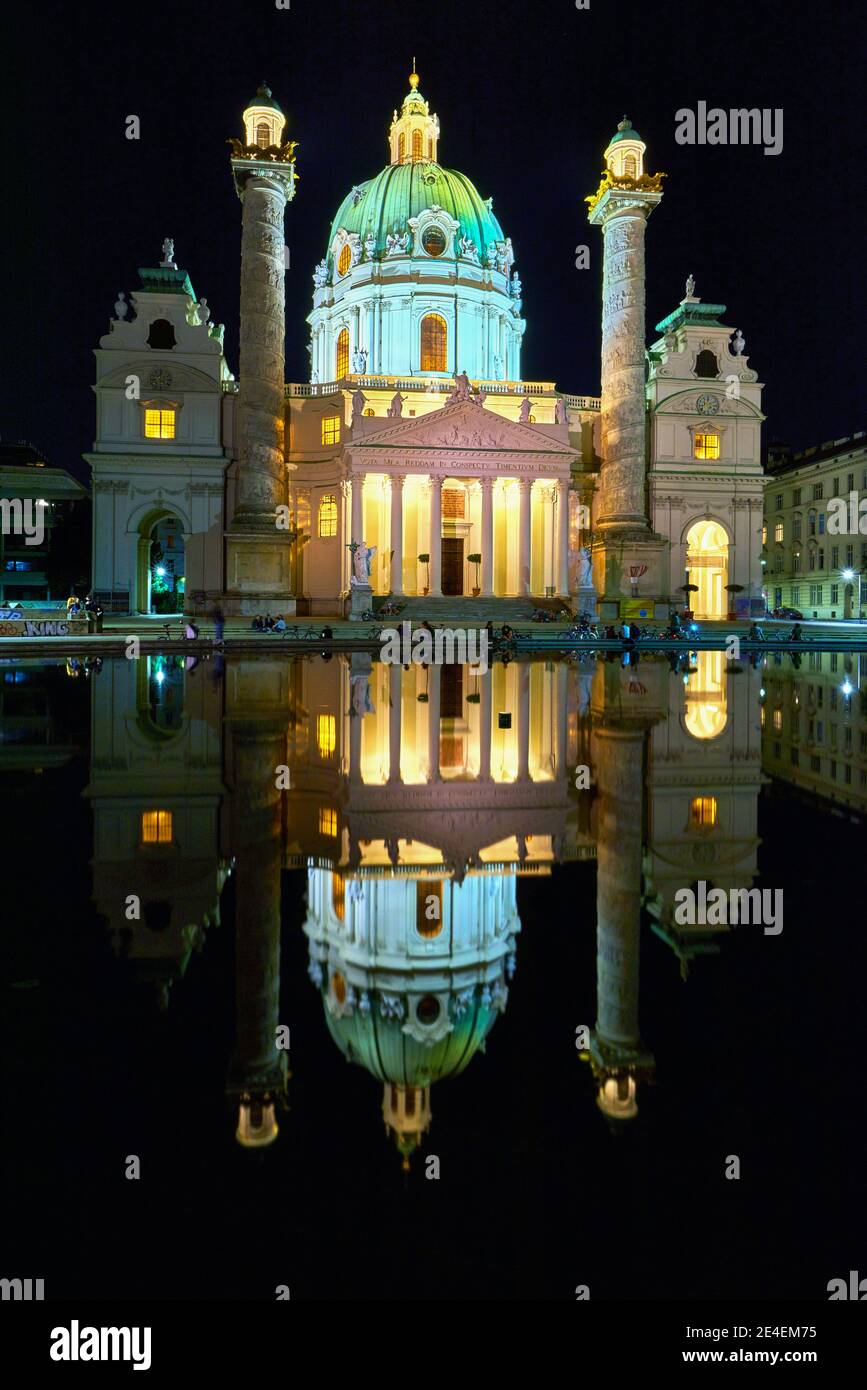 Night view vienna hi-res stock photography and images - Alamy