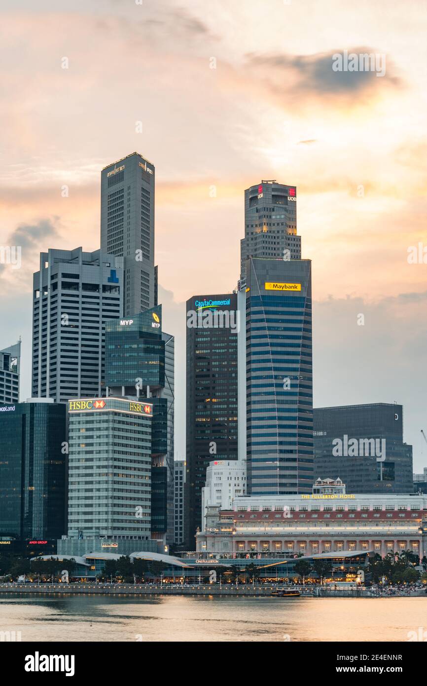 Office center of singapore hi-res stock photography and images - Alamy