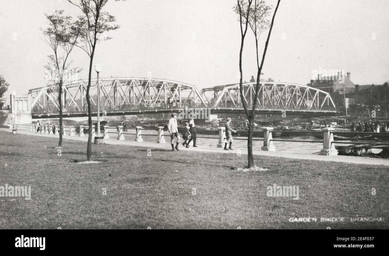 Vintage c.1920's photograph: Garden Bridge, Shanghai, China Stock Photo ...