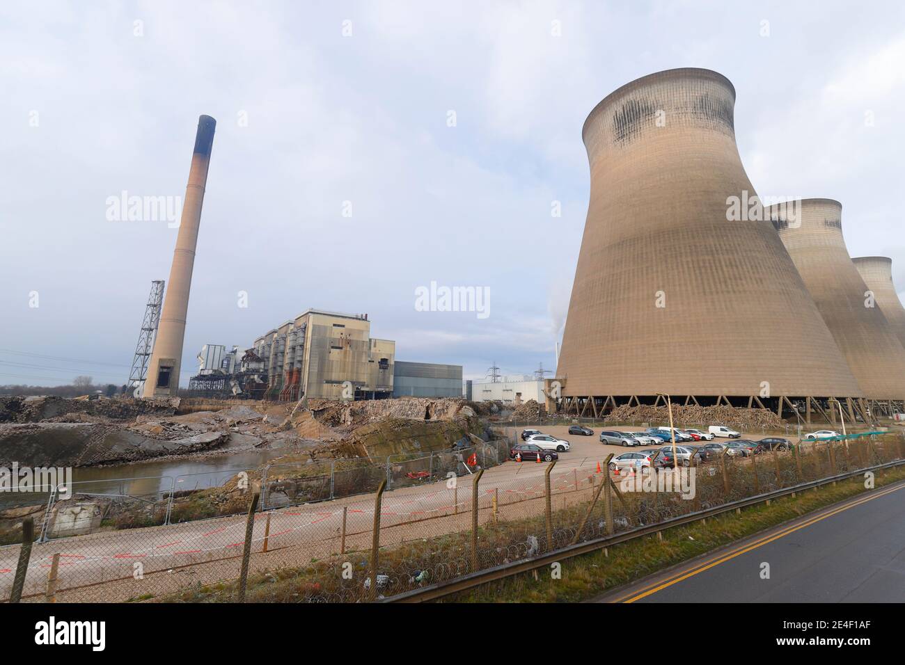 Ferrybridge power station yorkshire hi-res stock photography and images ...